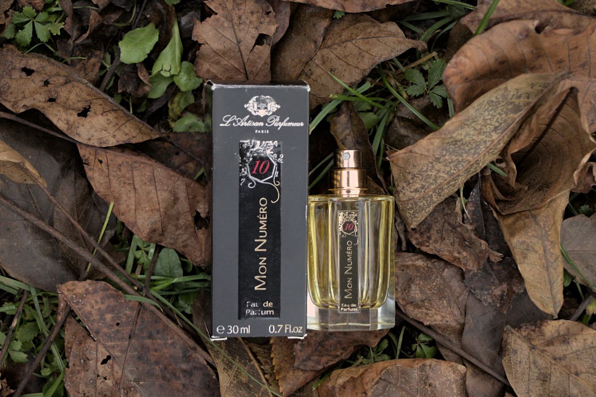 L'Artisan Parfumeur Mon Numero 10 Review (2024): A Touch Of Spice ...